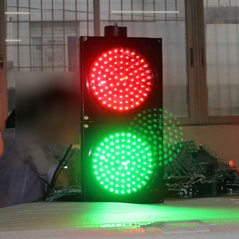 Waterproof 200mm PC housing red green LED traffic signal light - Wide ...